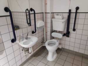 British Slang For Toilet (11 Examples!) - Foreign Lingo