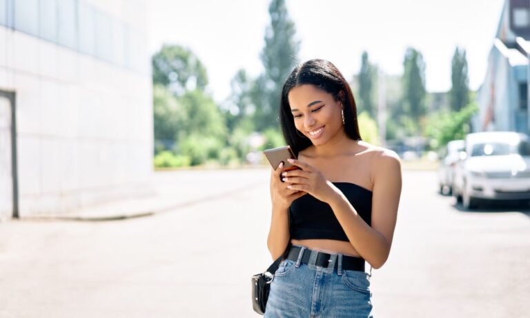 What Does VN Mean In Texting? (Revealed!) - Foreign Lingo