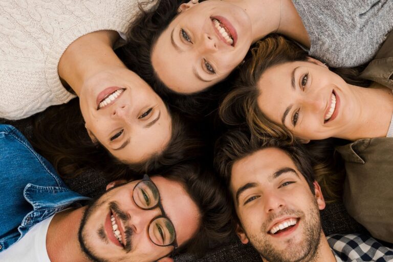 British Slang For Friend (5 Examples!) - Foreign Lingo